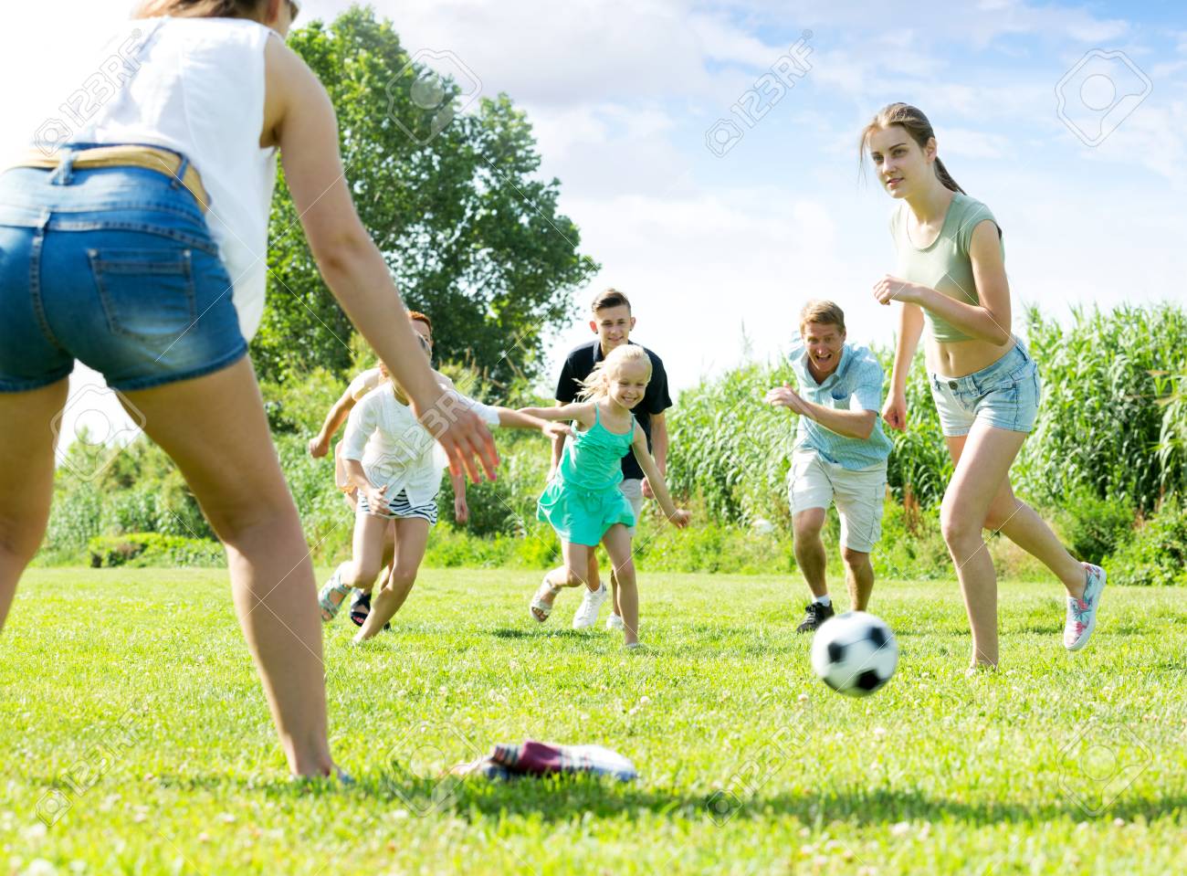 Cuáles son las reglas básicas para jugar fútbol con niños