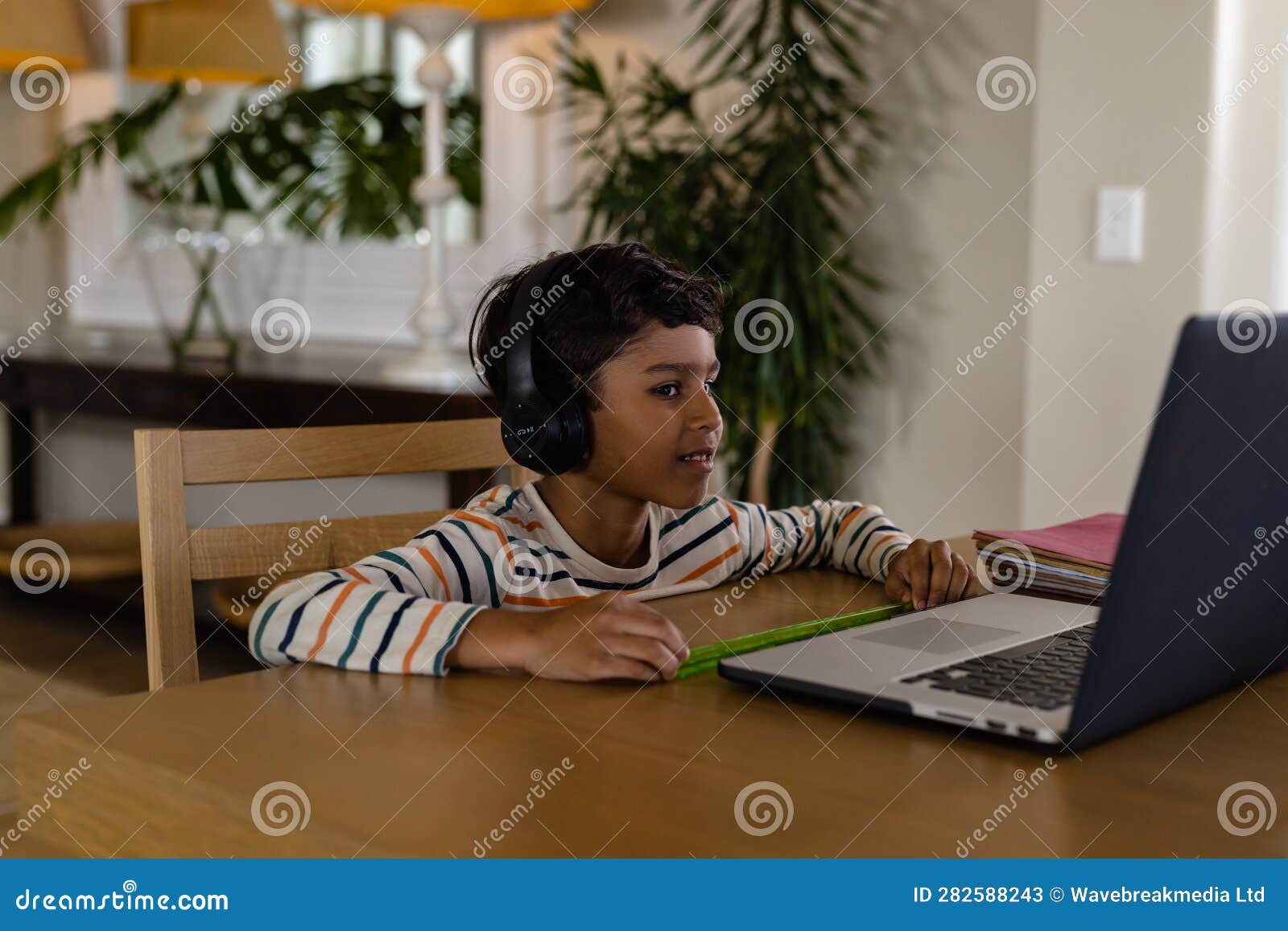 Cómo puedo escuchar Xepl La Super Estación en línea